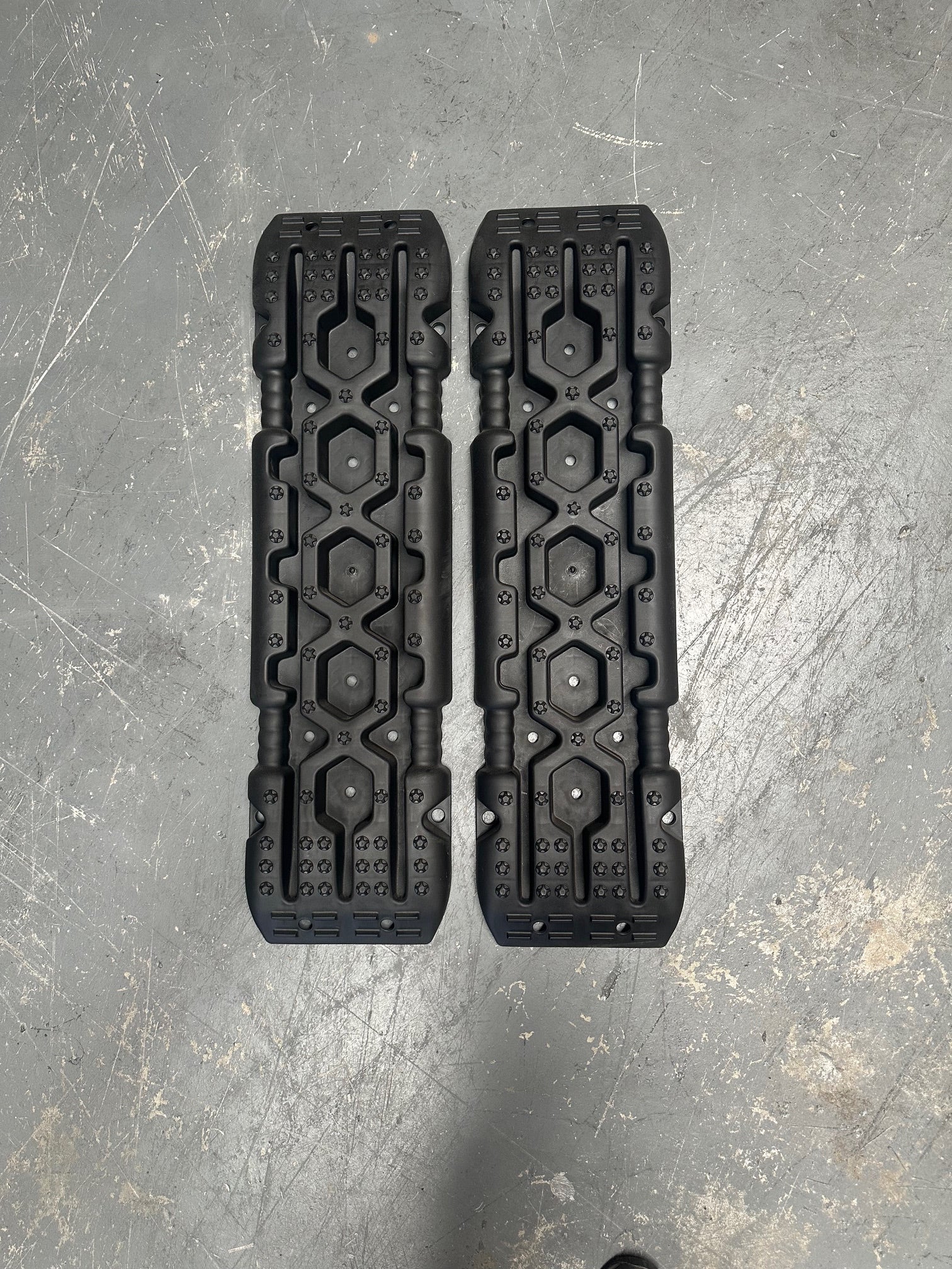Recovery Tracks Boards 10Ton Sand Trucks Mud Snow Grass 4WD Black 2PCS ...